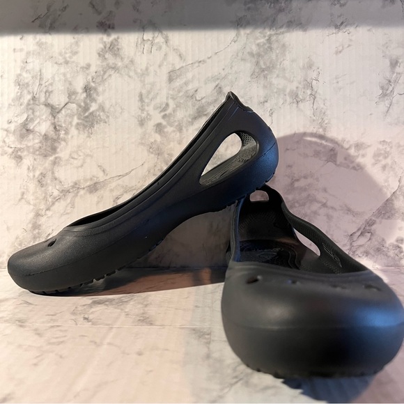 CROCS | Shoes | Ladies Crocs Size 8 Kaydee Black Flats Slip Ons | Poshmark